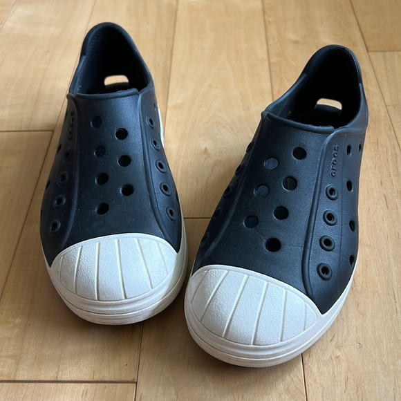 CROCS | Shoes | Crocs Bump It Closed Back Crocs Native Shoes Size J ...